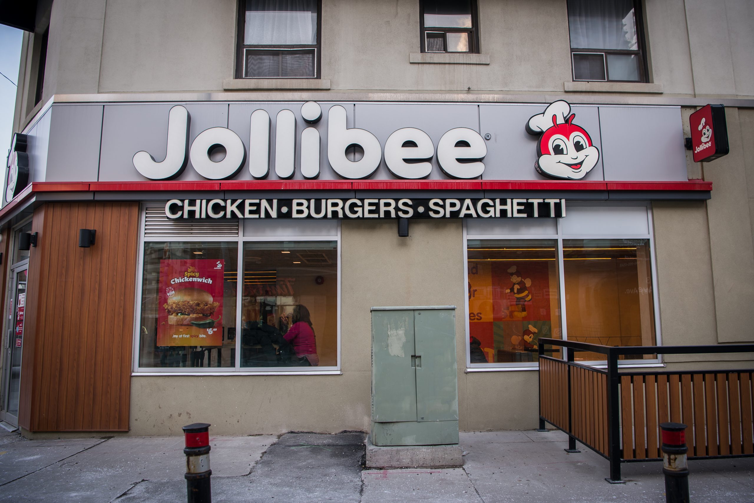 Jollibee - Toronto Bar & Restaurants Construction Project | BUILD IT