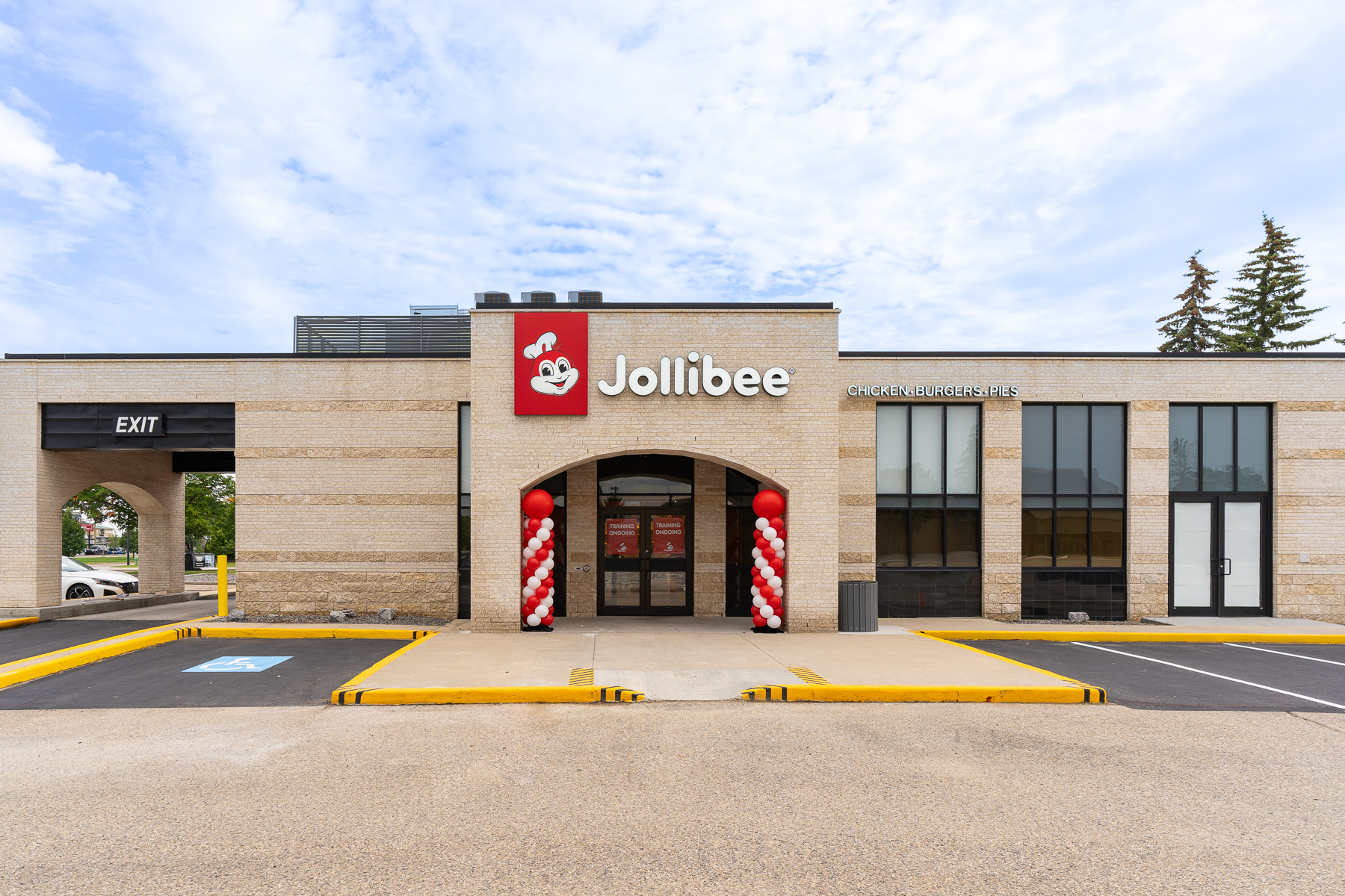 Jollibee - Bar & Restaurant Construction Project | BUILD IT
