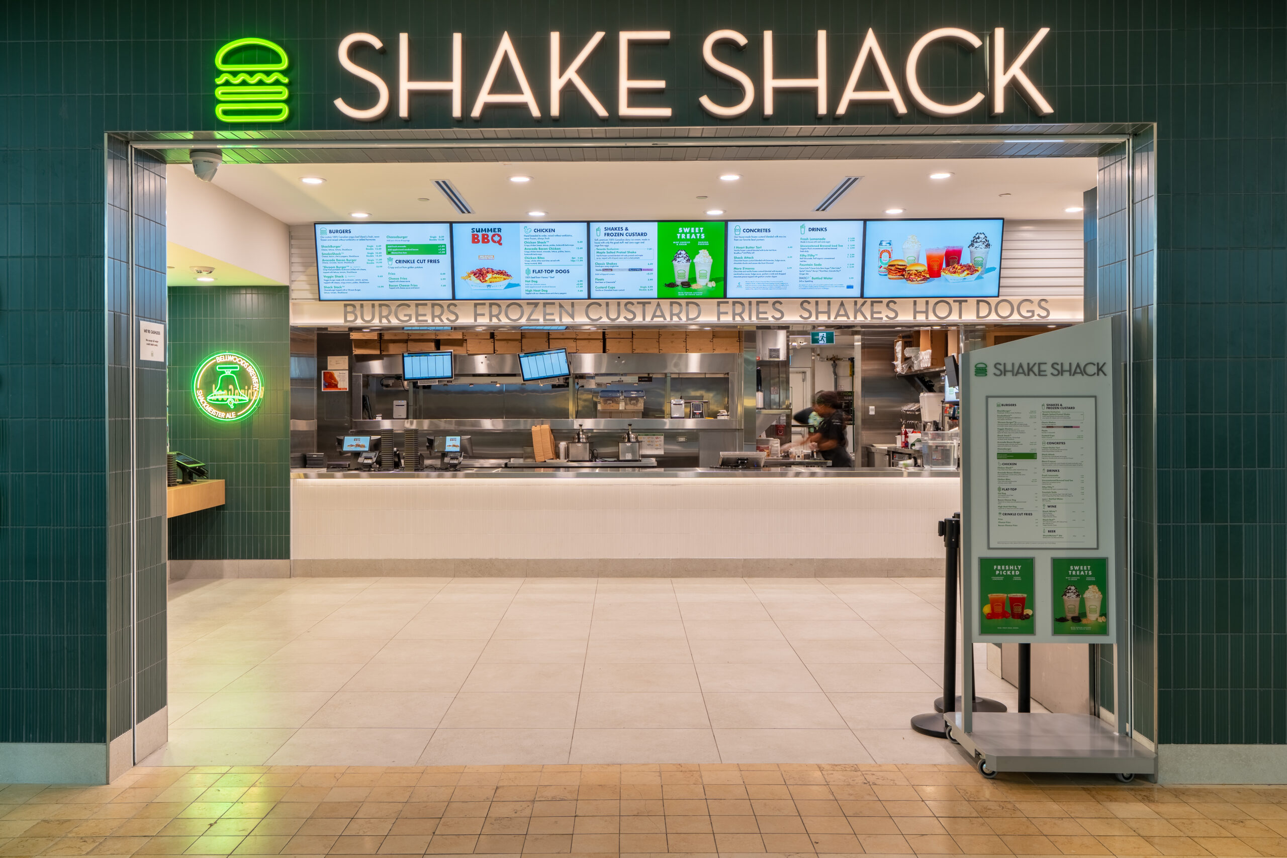 Shake Shack - Bar & Restaurant Construction Project | BUILD IT